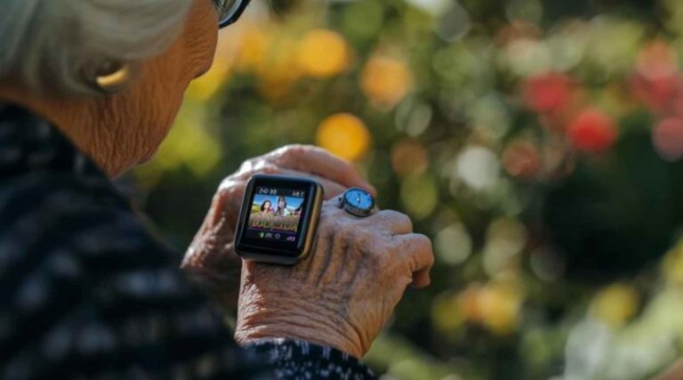 11 Best GPS Trackers for Dementia Patients In 2025